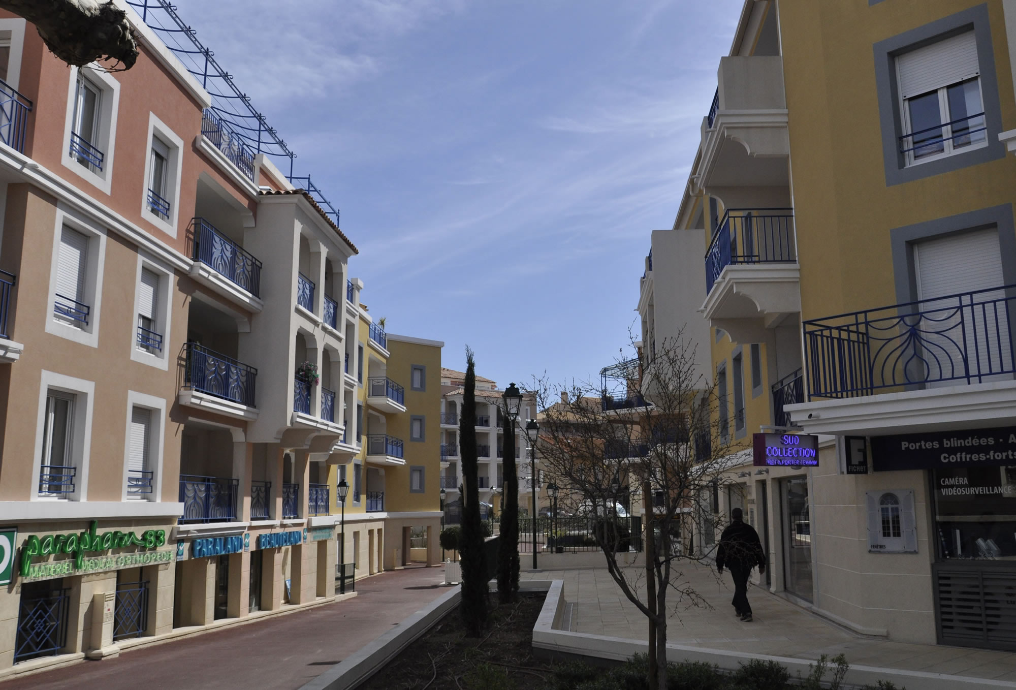 Casa del mar sainte maxime bouygues immobilier pétanque restructuration ...